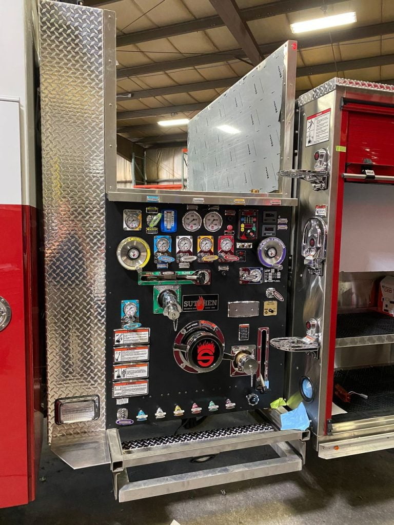 Transverse Hose Storage - The Rig | Firefighting Apparatus, Vehicles ...